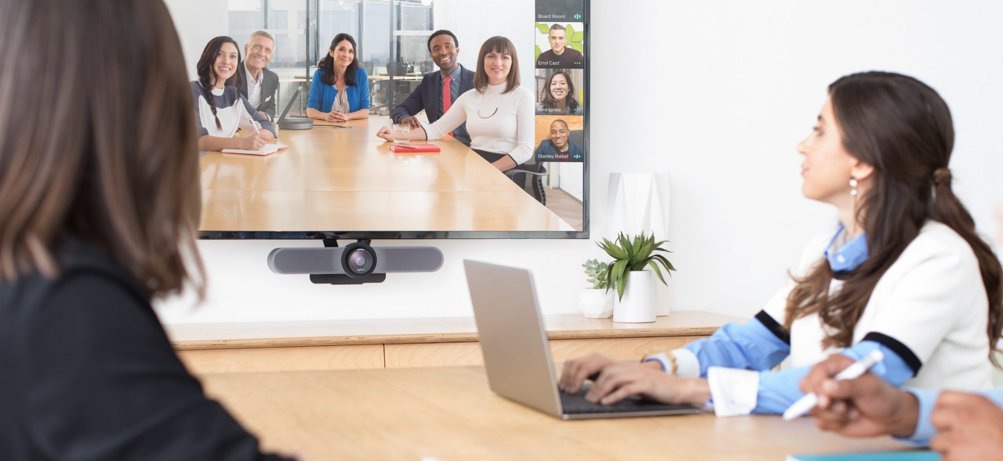 Logitech Tap - Small Microsoft Teams Room Bundle - Handset Solutions